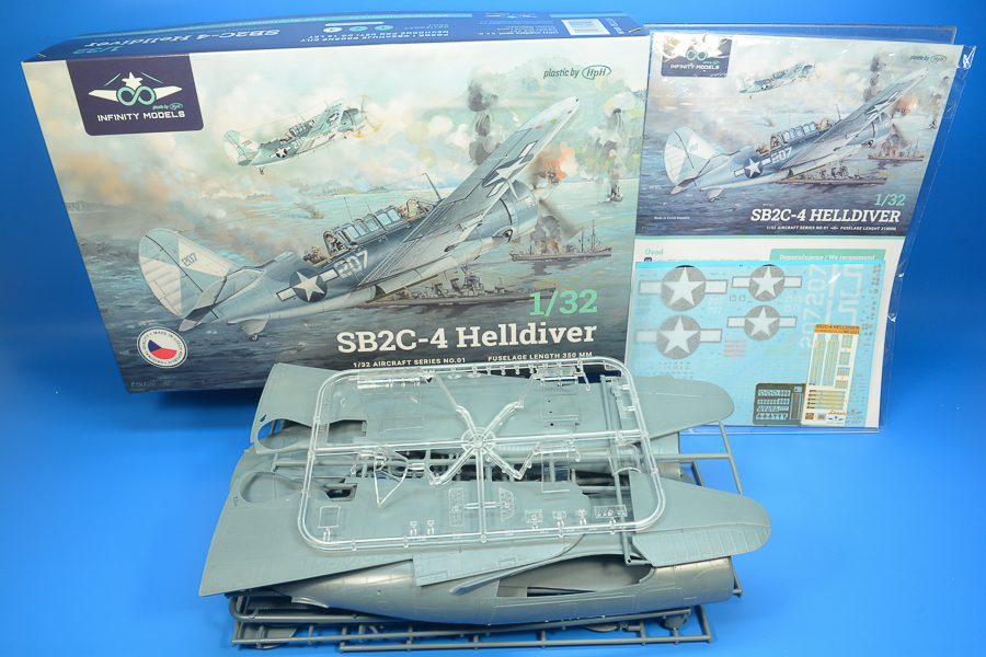SB2C-4 Helldiver – Infinity Models 3201 – 1/32 – Kitchecker Modell Journal