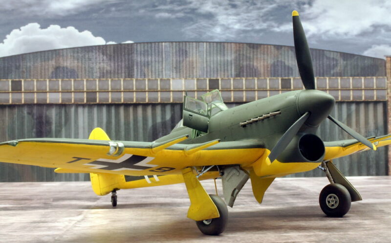 Hawker Typhoon Mk.Ib „Zirkus Rosarius” – Kitchecker Modell Journal